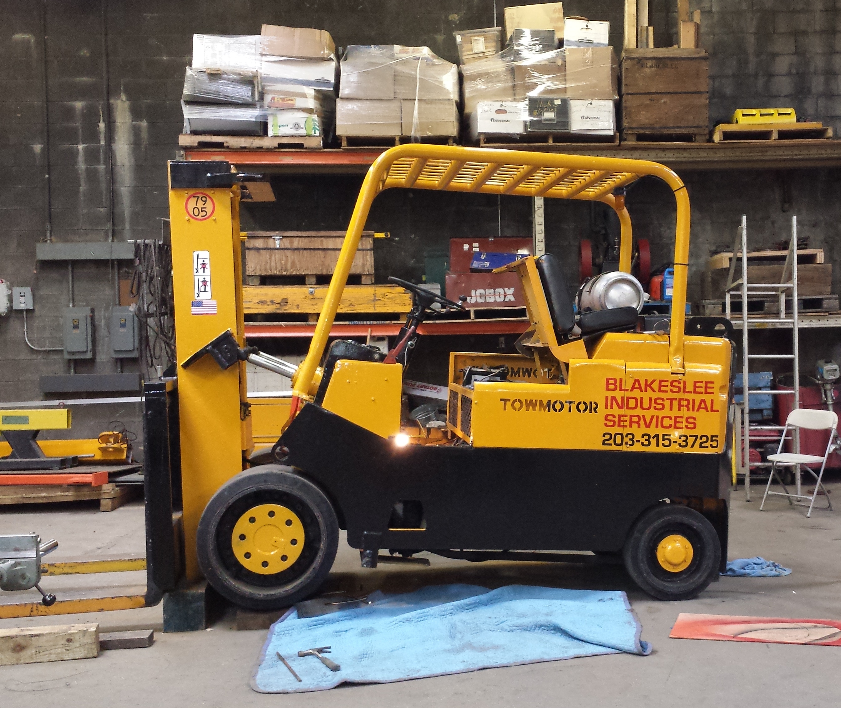 TOWMOTOR forklifts pictures and history