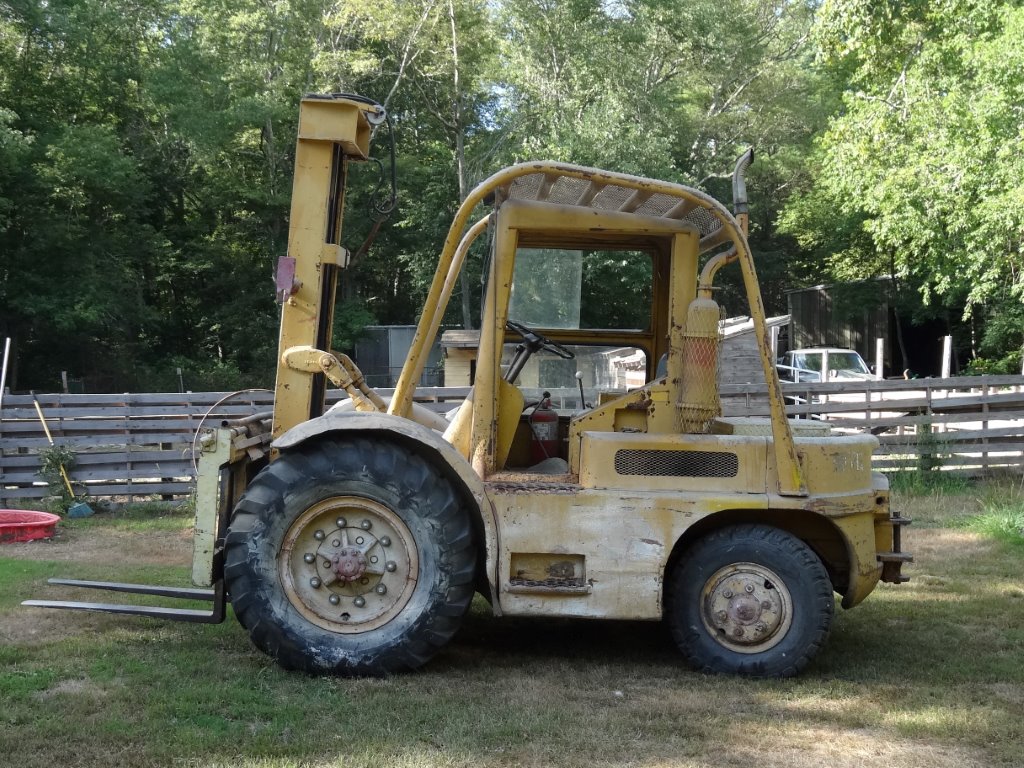 TOWMOTOR forklifts pictures and history
