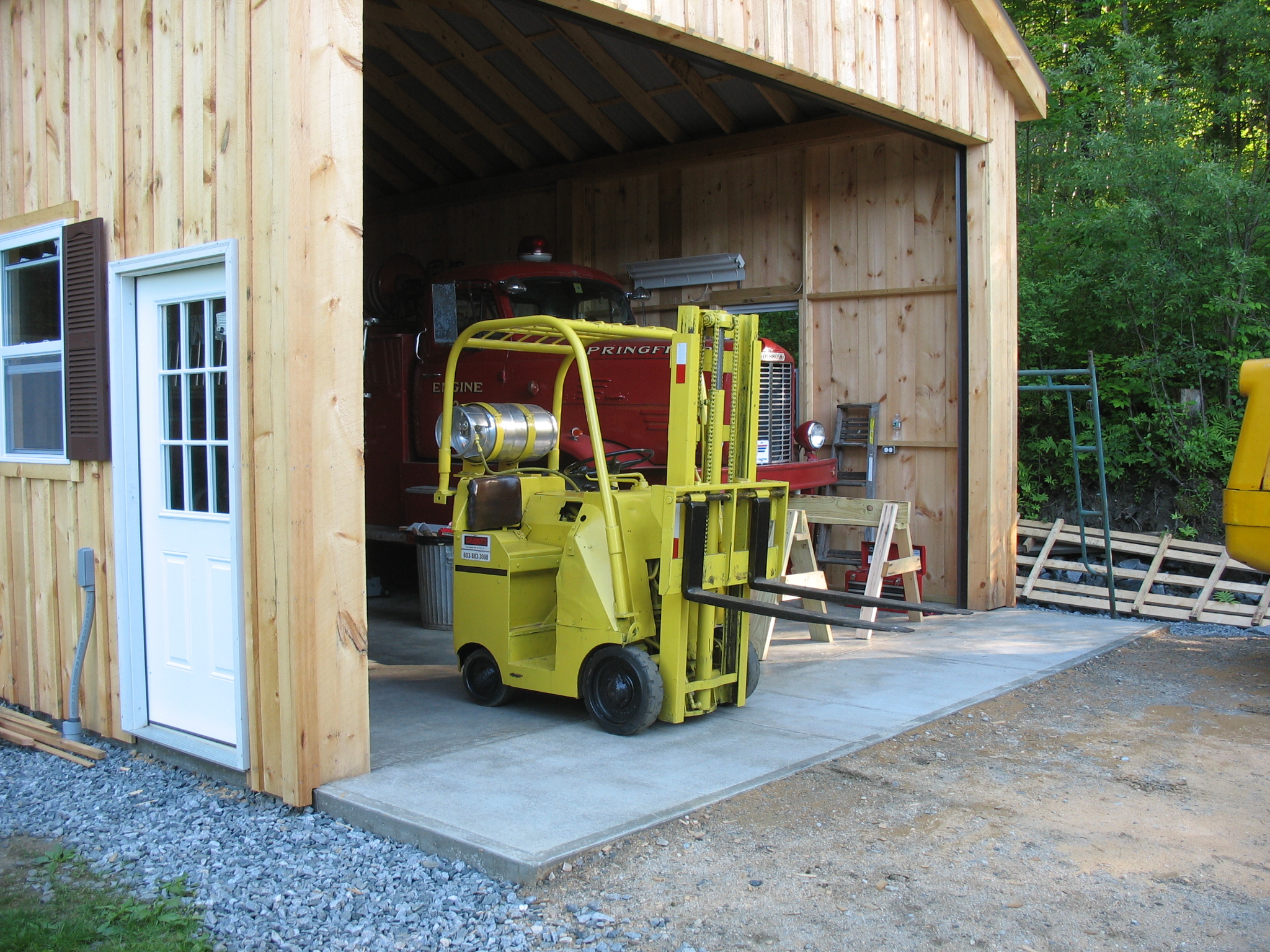 TOWMOTOR forklifts pictures and history