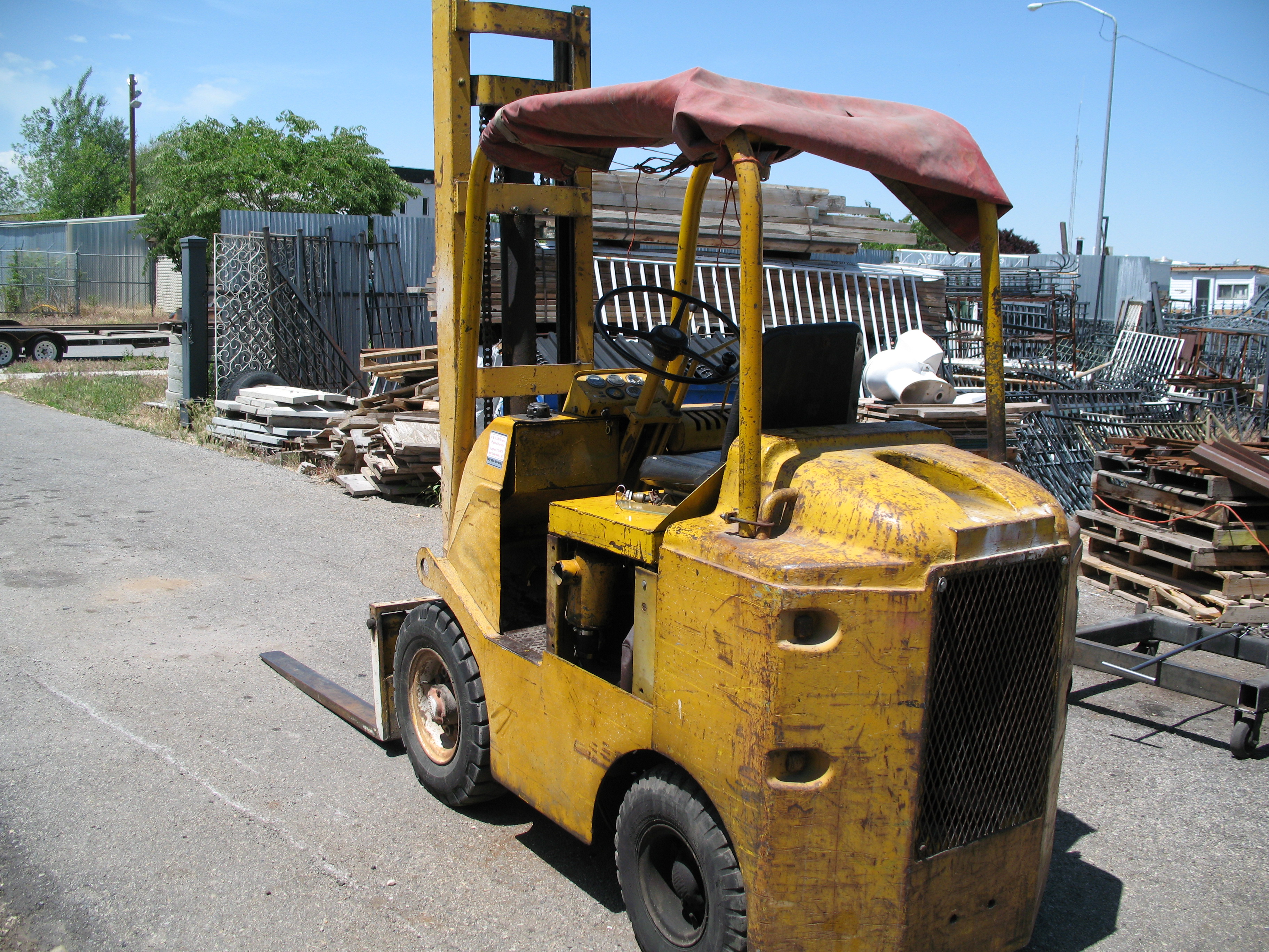 TOWMOTOR forklifts pictures and history