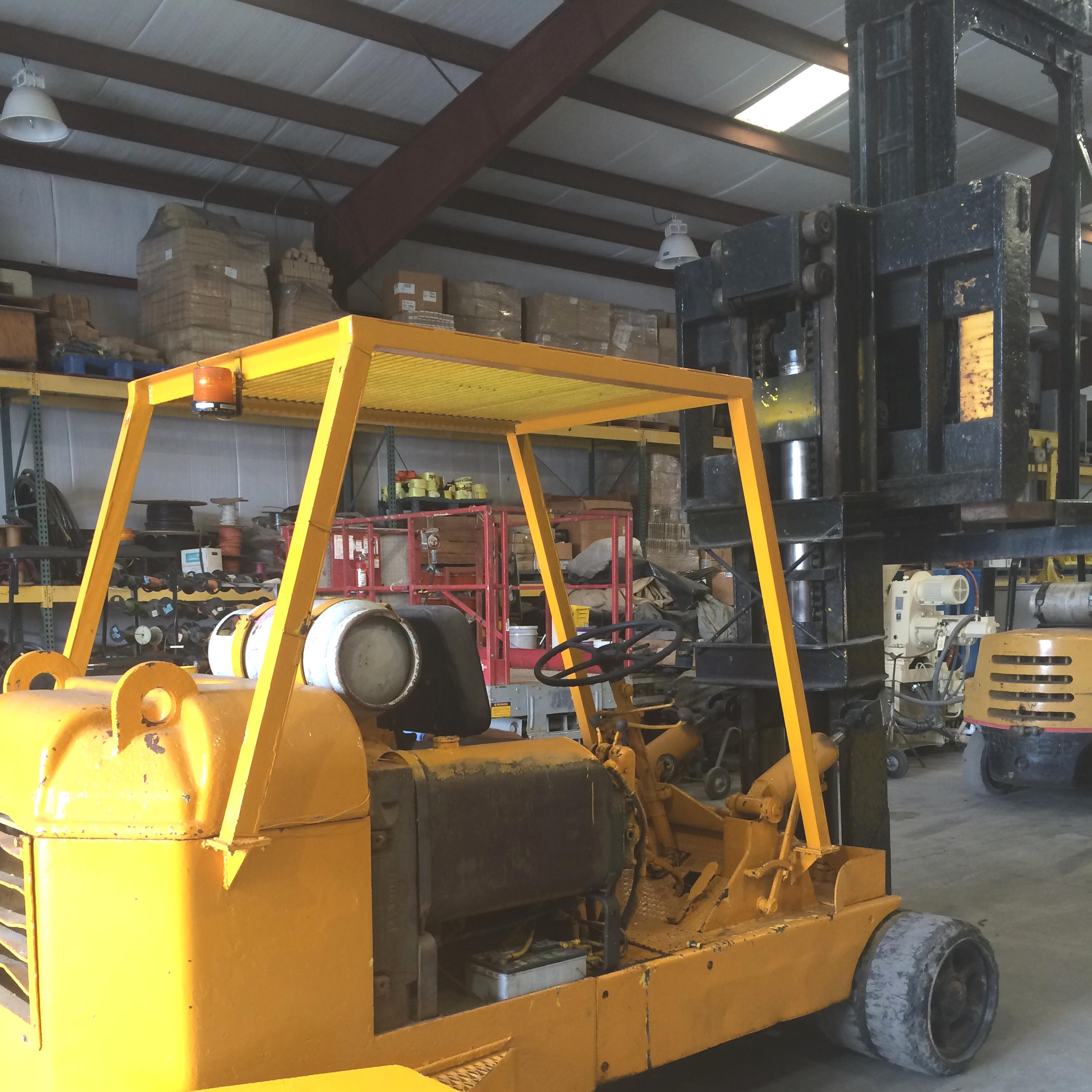 TOWMOTOR forklifts pictures and history